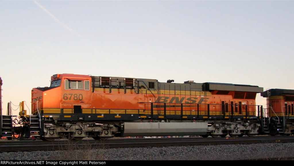 BNSF 6780